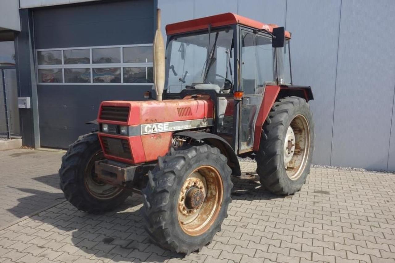 Spécifications du Case IH 733 – performances, dimensions et plus encore