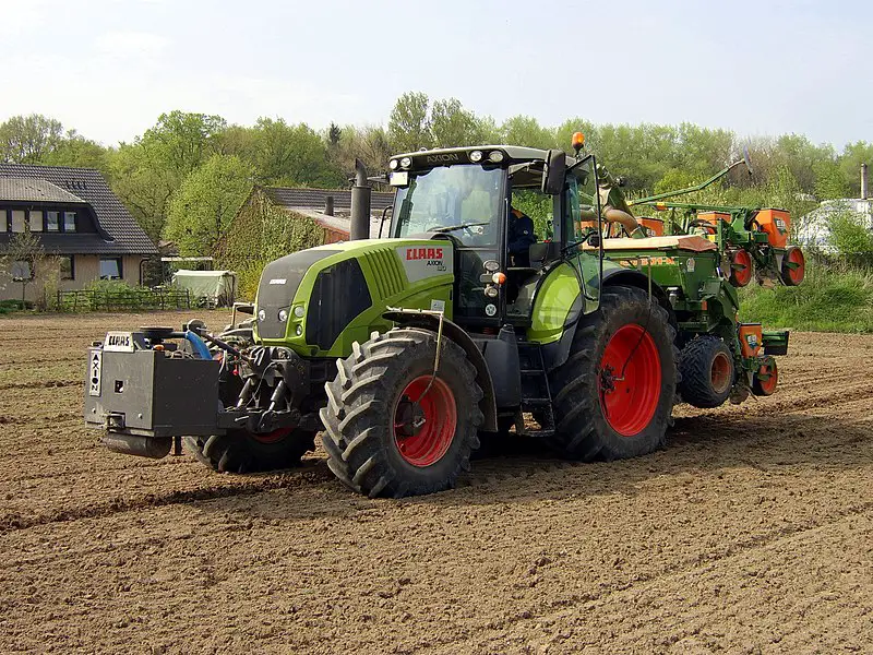 Alles was Sie über die Technischen Daten des Claas Axion 810 wissen müssen