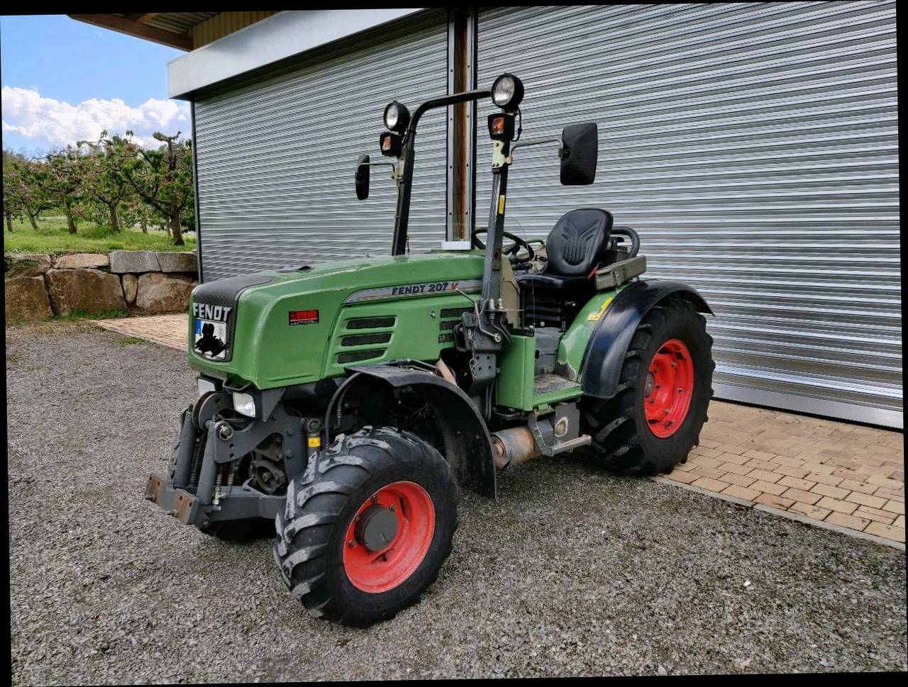 Fendt 207 V technical data - tractor features & specifications