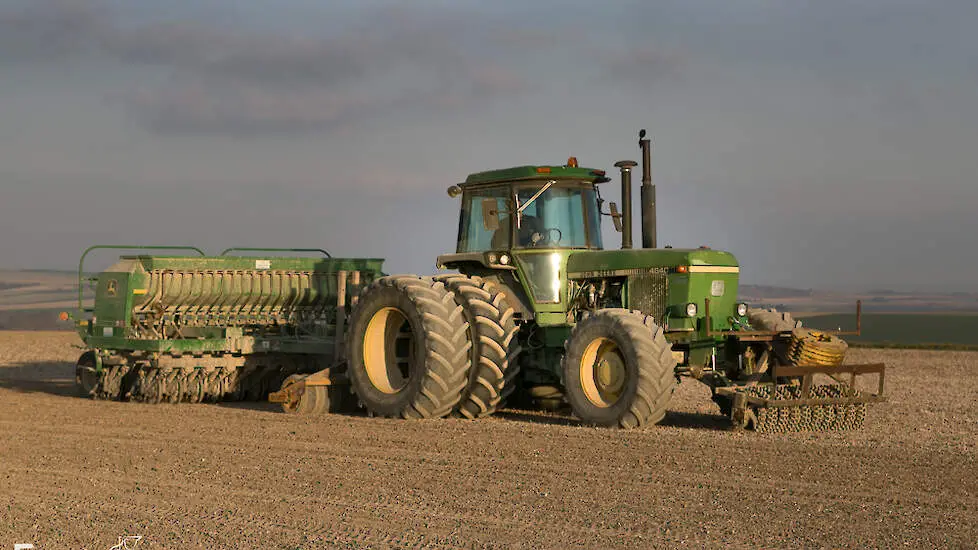 John Deere 4640 technical data - all information about the tractor