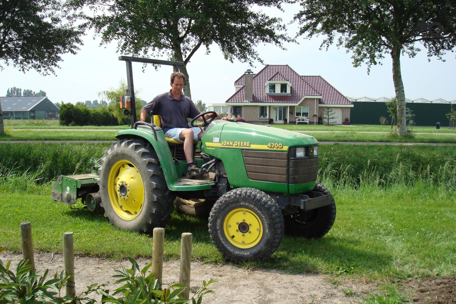 John Deere 4700 Specifications - Powerful and Reliable