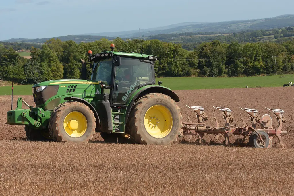 John Deere 6140R Specifications - Powerful tractor for professional use