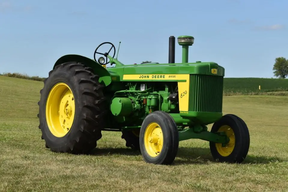 John Deere 820 Specifications - Powerful Tractor Info
