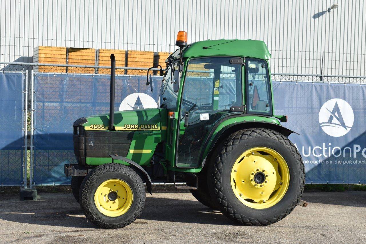 Datos técnicos de John Deere 4600: modelo de tractor potente en detalle