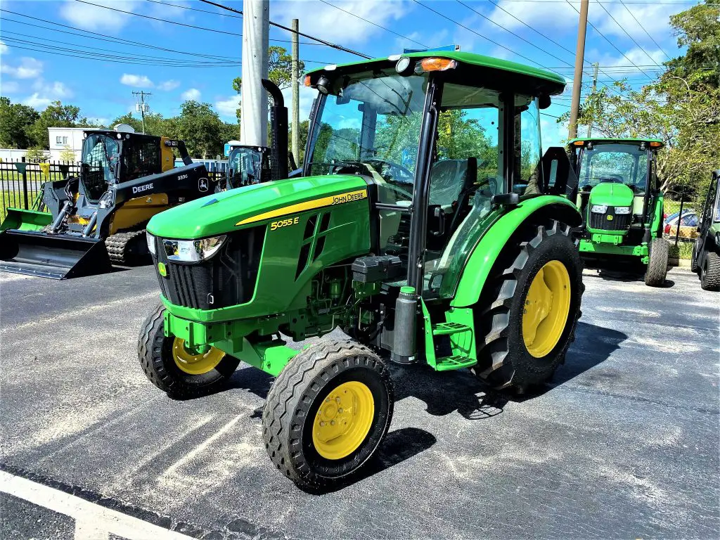 Especificaciones de John Deere 5055 E - Robusto y fiable