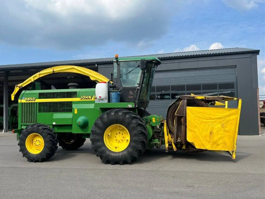 Especificaciones de John Deere 6850 - Potente y confiable
