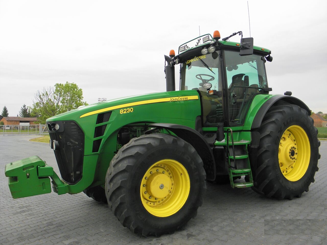 John Deere 8230 Specifications